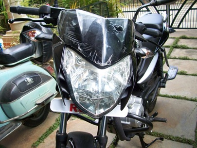 Bikers Delight: Bajaj Pulsar 135 LS Review,Pics and Road Test.